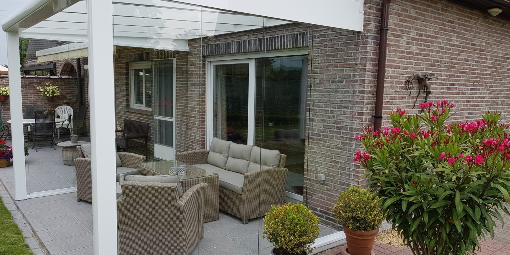 Met overkapping van terras leef je half binnen en buiten | Verano